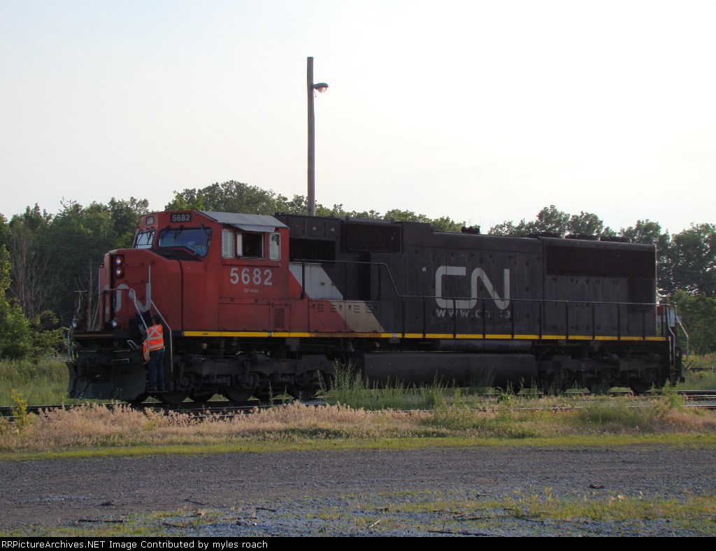 CN 5682